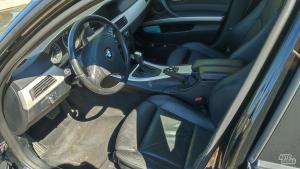 Black BMW 320 2011 in Kaunas, with an engine capacity of 2.00 L and mileage of 335 thousand km for 2800 €, photo 9 on AUTOMOTO.COM.LV
