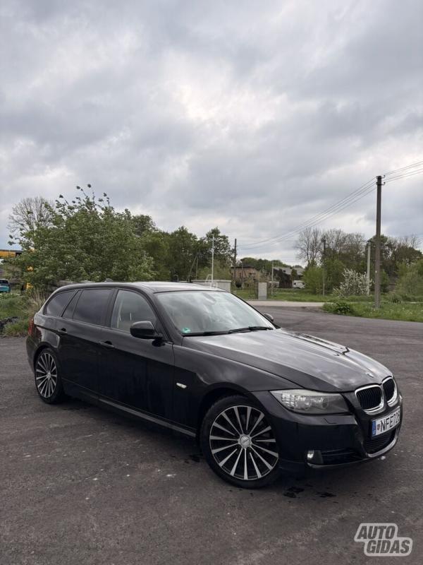 Black BMW 320 2011 in Kaunas, with an engine capacity of 2.00 L and mileage of 278 thousand km for 5000 €, photo 3 on AUTOMOTO.COM.LV