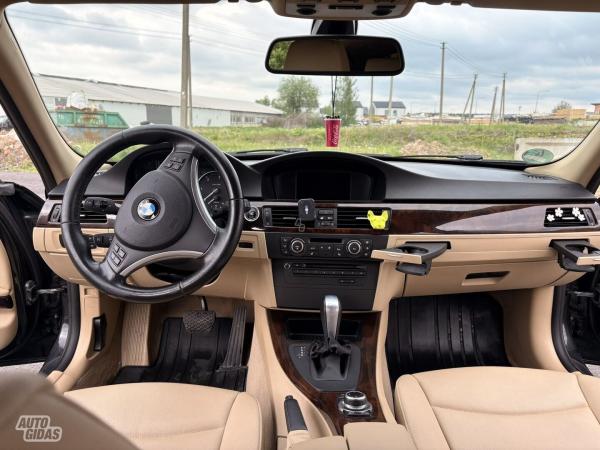 Black BMW 320 2011 in Kaunas, with an engine capacity of 2.00 L and mileage of 278 thousand km for 5000 €, photo 10 on AUTOMOTO.COM.LV