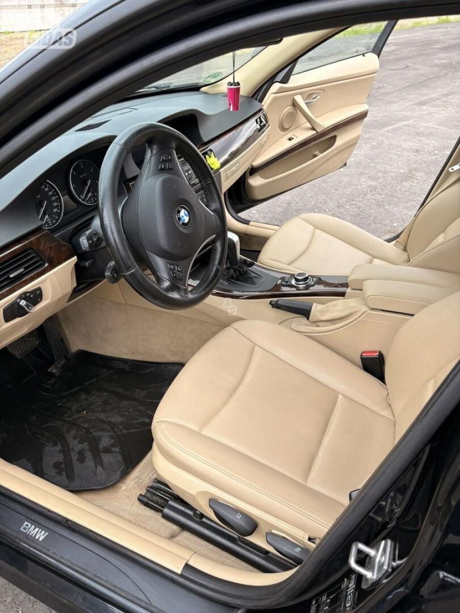 Black BMW 320 2011 in Kaunas, with an engine capacity of 2.00 L and mileage of 278 thousand km for 5000 €, photo 12 on AUTOMOTO.COM.LV