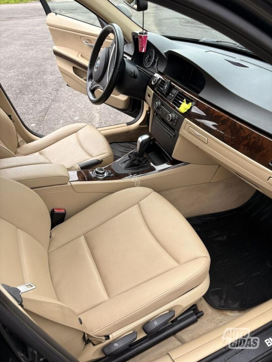 Black BMW 320 2011 in Kaunas, with an engine capacity of 2.00 L and mileage of 278 thousand km for 5000 €, photo 13 on AUTOMOTO.COM.LV