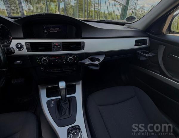 Melns BMW 320 2011 Tukums, ar dzinēja tilpumu 2.00 L un nobraukumu 291 tūkst. km par 6395 €, foto 10 vietnē AUTOMOTO.COM.LV