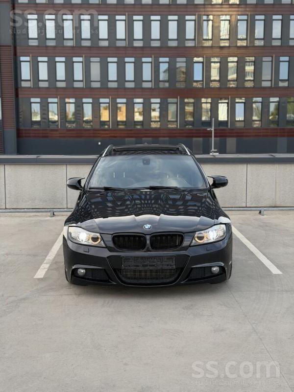 Melns BMW 320 2011 Rīga, ar dzinēja tilpumu 2.00 L un nobraukumu 330 tūkst. km par 6499 €, foto 2 vietnē AUTOMOTO.COM.LV