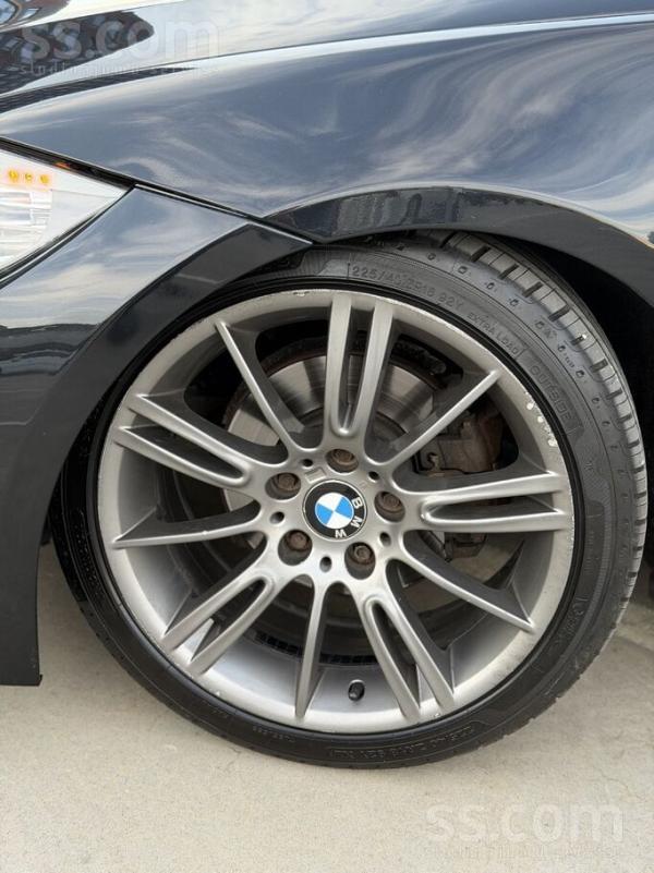 Melns BMW 320 2011 Rīga, ar dzinēja tilpumu 2.00 L un nobraukumu 330 tūkst. km par 6499 €, foto 10 vietnē AUTOMOTO.COM.LV