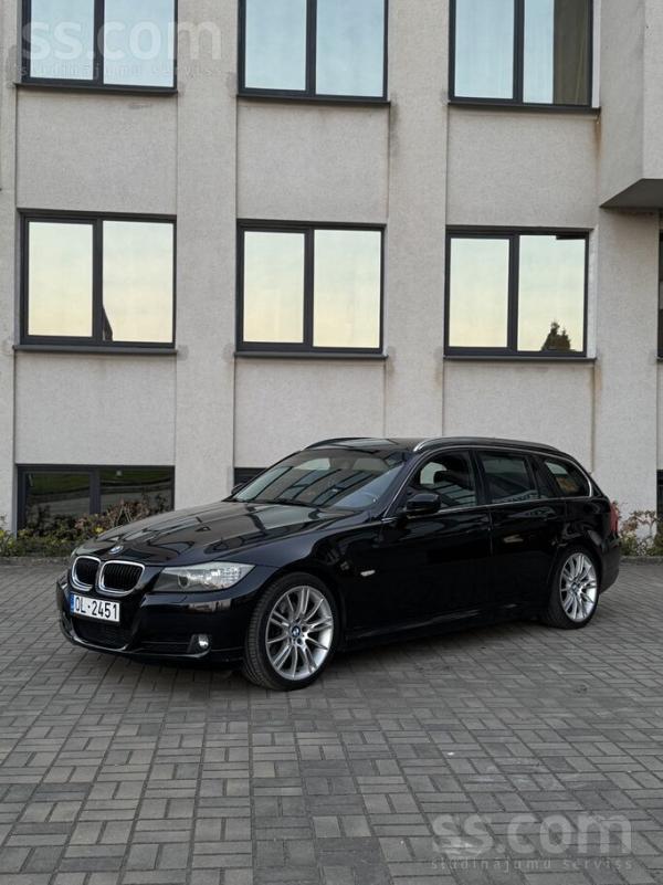 Black BMW 320 2011 in Riga, with an engine capacity of 2.00 L and mileage of 322 thousand km for 5400 €, photo 1 on AUTOMOTO.COM.LV