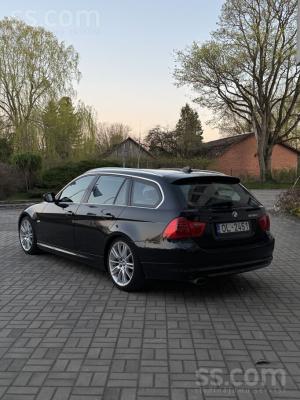 Melns BMW 320 2011 Rīga, ar dzinēja tilpumu 2.00 L un nobraukumu 322 tūkst. km par 5400 €, foto 3 vietnē AUTOMOTO.COM.LV