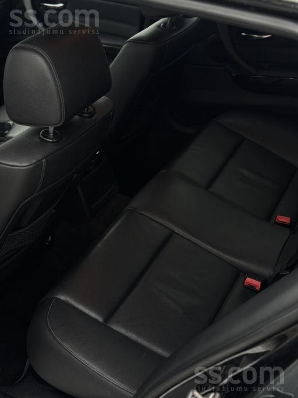 Black BMW 320 2011 in Riga, with an engine capacity of 2.00 L and mileage of 322 thousand km for 5400 €, photo 6 on AUTOMOTO.COM.LV