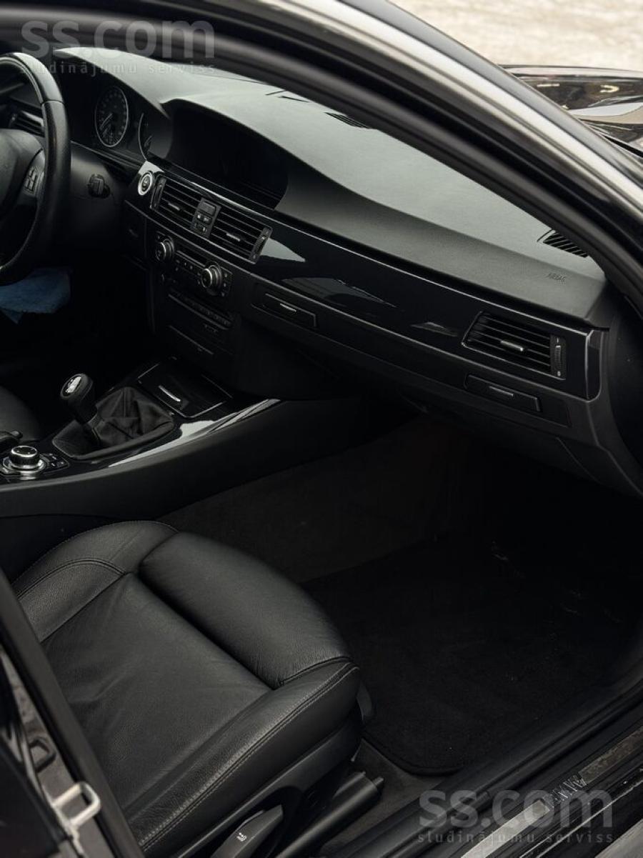 Melns BMW 320 2011 Rīga, ar dzinēja tilpumu 2.00 L un nobraukumu 322 tūkst. km par 5400 €, foto 9 vietnē AUTOMOTO.COM.LV