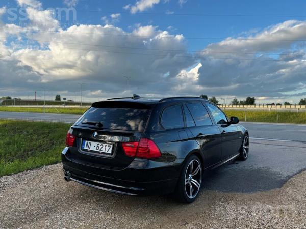 Black BMW 320 2011 in Riga, with an engine capacity of 2.00 L and mileage of 369 thousand km for 4800 €, photo 3 on AUTOMOTO.COM.LV