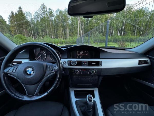 Black BMW 320 2011 in Riga, with an engine capacity of 2.00 L and mileage of 369 thousand km for 4800 €, photo 5 on AUTOMOTO.COM.LV
