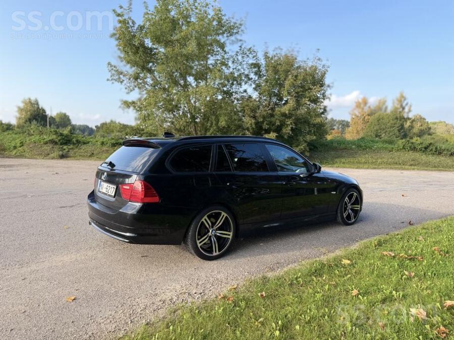 Black BMW 320 2011 in Riga, with an engine capacity of 2.00 L and mileage of 371 thousand km for 4500 €, photo 4 on AUTOMOTO.COM.LV