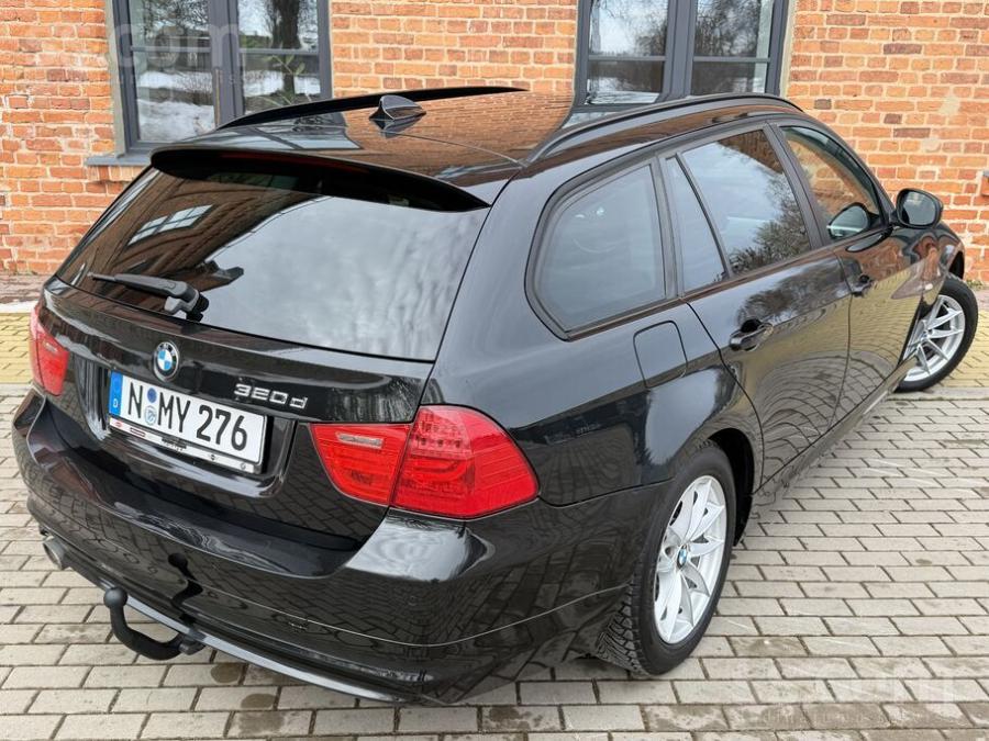 Black BMW 320 2011 in Riga, with an engine capacity of 2.00 L and mileage of 282 thousand km for 5850 €, photo 7 on AUTOMOTO.COM.LV
