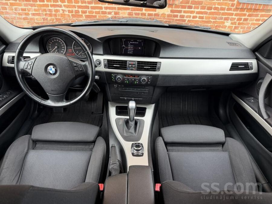 Black BMW 320 2011 in Riga, with an engine capacity of 2.00 L and mileage of 282 thousand km for 5850 €, photo 20 on AUTOMOTO.COM.LV