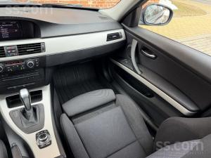 Black BMW 320 2011 in Riga, with an engine capacity of 2.00 L and mileage of 282 thousand km for 5850 €, photo 21 on AUTOMOTO.COM.LV