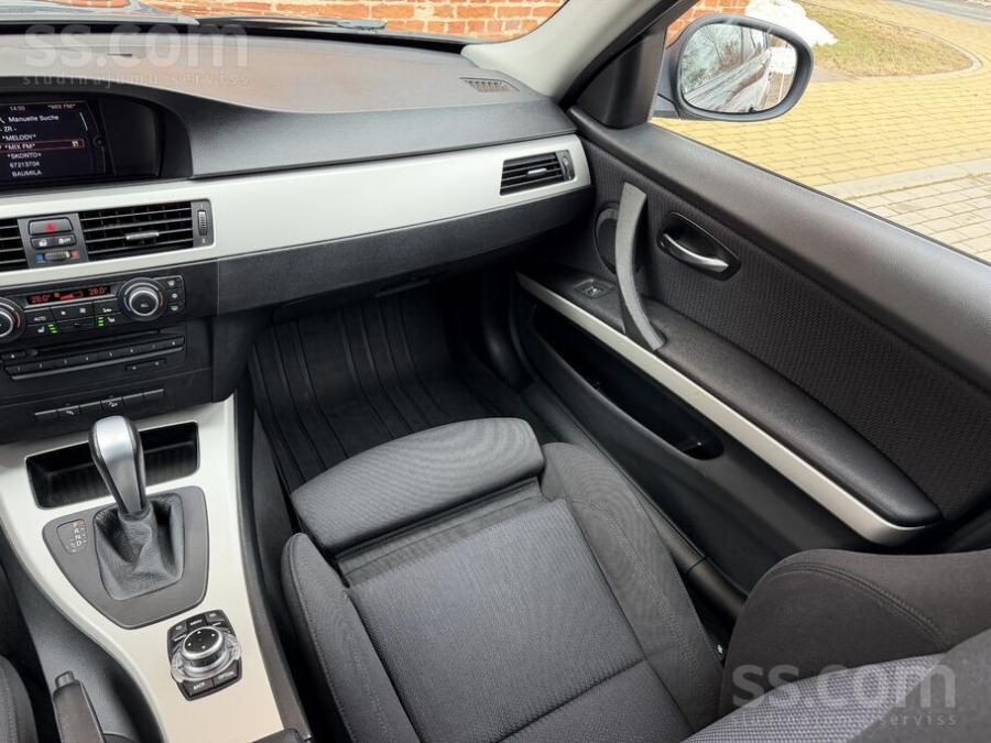 Black BMW 320 2011 in Riga, with an engine capacity of 2.00 L and mileage of 282 thousand km for 5850 €, photo 21 on AUTOMOTO.COM.LV