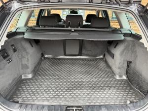Black BMW 320 2011 in Riga, with an engine capacity of 2.00 L and mileage of 282 thousand km for 5850 €, photo 28 on AUTOMOTO.COM.LV