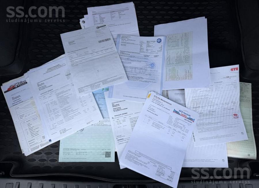 Black BMW 320 2011 in Riga, with an engine capacity of 2.00 L and mileage of 282 thousand km for 5850 €, photo 34 on AUTOMOTO.COM.LV