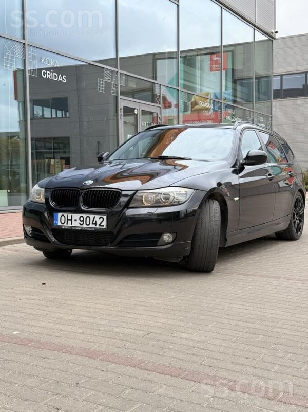 Melns BMW 320 2011 Rīga, ar dzinēja tilpumu 2.00 L un nobraukumu 350 tūkst. km par 4590 €, foto 1 vietnē AUTOMOTO.COM.LV