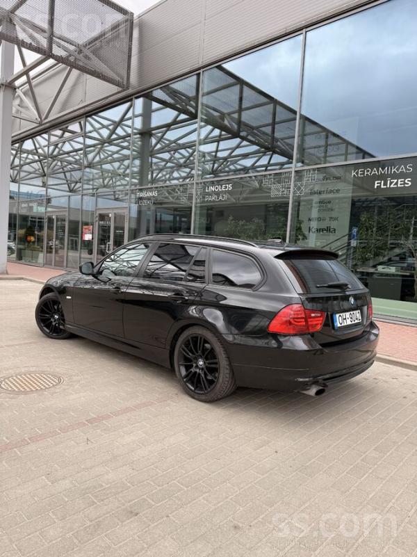 Melns BMW 320 2011 Rīga, ar dzinēja tilpumu 2.00 L un nobraukumu 350 tūkst. km par 4590 €, foto 2 vietnē AUTOMOTO.COM.LV