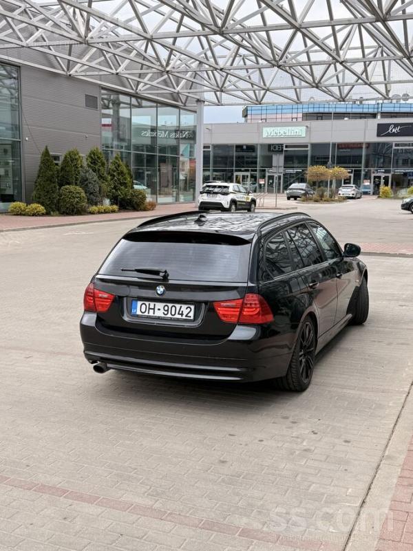 Black BMW 320 2011 in Riga, with an engine capacity of 2.00 L and mileage of 350 thousand km for 4590 €, photo 5 on AUTOMOTO.COM.LV