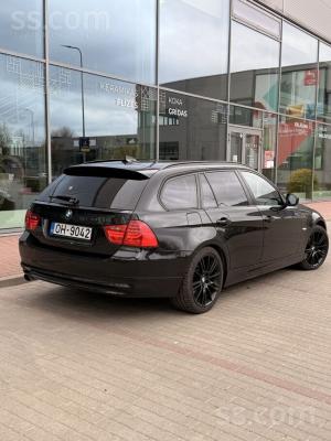 Melns BMW 320 2011 Rīga, ar dzinēja tilpumu 2.00 L un nobraukumu 350 tūkst. km par 4590 €, foto 12 vietnē AUTOMOTO.COM.LV