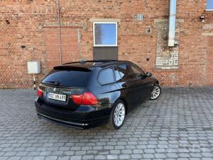 Black BMW 320 2011 in Cesis, with an engine capacity of 2.00 L and mileage of 224 thousand km for 6250 €, photo 5 on AUTOMOTO.COM.LV
