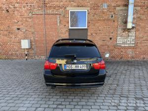 Black BMW 320 2011 in Cesis, with an engine capacity of 2.00 L and mileage of 224 thousand km for 6250 €, photo 6 on AUTOMOTO.COM.LV