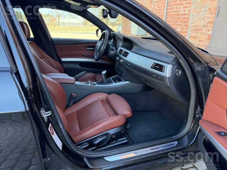 Black BMW 320 2011 in Cesis, with an engine capacity of 2.00 L and mileage of 224 thousand km for 6250 €, photo 10 on AUTOMOTO.COM.LV