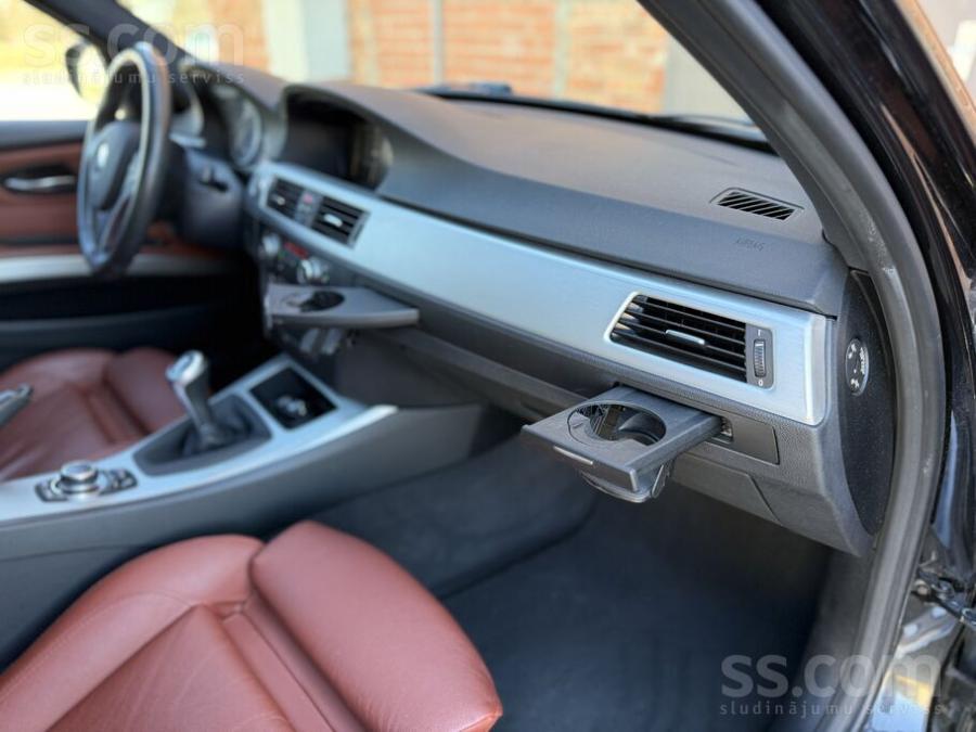 Black BMW 320 2011 in Cesis, with an engine capacity of 2.00 L and mileage of 224 thousand km for 6250 €, photo 17 on AUTOMOTO.COM.LV