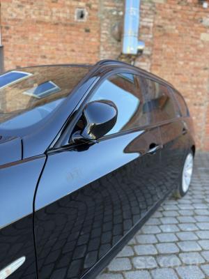 Black BMW 320 2011 in Cesis, with an engine capacity of 2.00 L and mileage of 224 thousand km for 6250 €, photo 30 on AUTOMOTO.COM.LV
