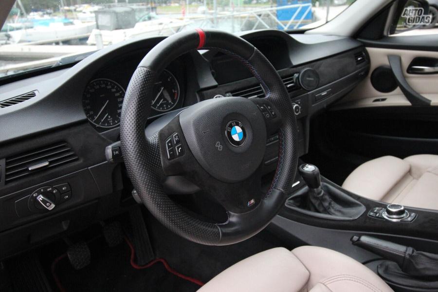 Black BMW 320 2011 in Kaunas, with an engine capacity of 2.00 L and mileage of 322 thousand km for 6000 €, photo 6 on AUTOMOTO.COM.LV