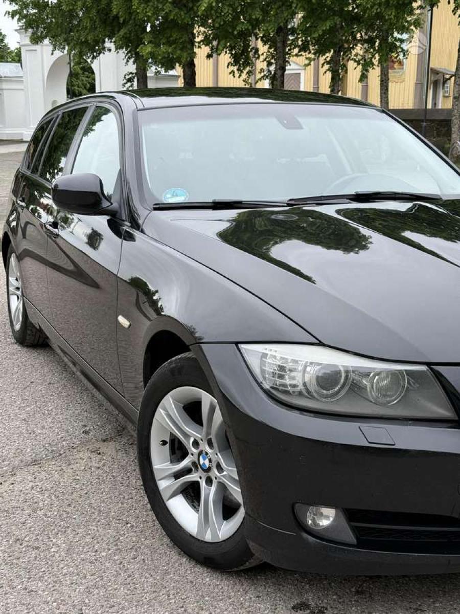 Black BMW 320 2011 in Kaunas, with an engine capacity of 2.00 L and mileage of 260 thousand km for 4250 €, photo 4 on AUTOMOTO.COM.LV