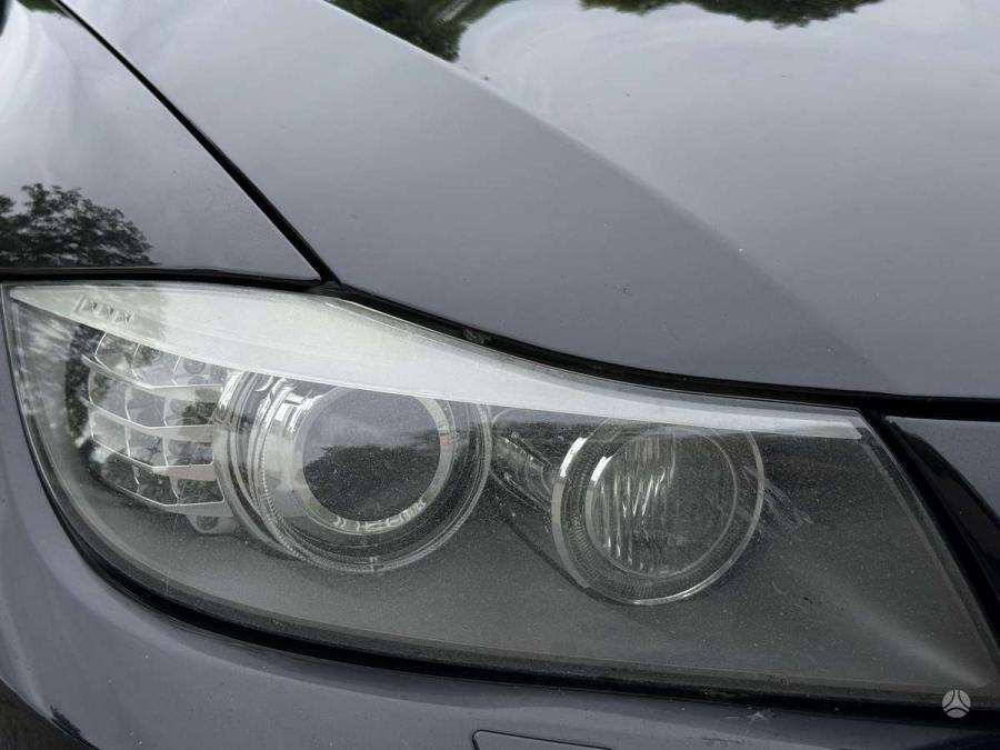 Black BMW 320 2011 in Kaunas, with an engine capacity of 2.00 L and mileage of 260 thousand km for 4250 €, photo 5 on AUTOMOTO.COM.LV