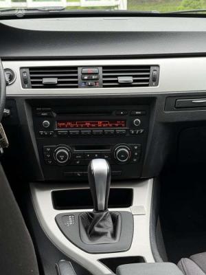 Black BMW 320 2011 in Kaunas, with an engine capacity of 2.00 L and mileage of 260 thousand km for 4250 €, photo 15 on AUTOMOTO.COM.LV
