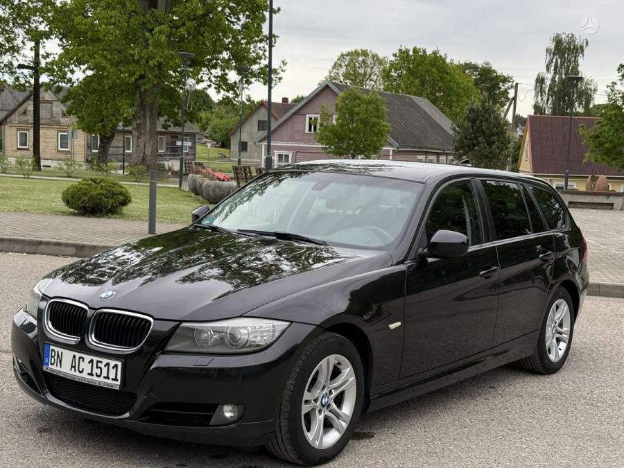 Black BMW 320 2011 in Kaunas, with an engine capacity of 2.00 L and mileage of 260 thousand km for 4250 €, photo 24 on AUTOMOTO.COM.LV