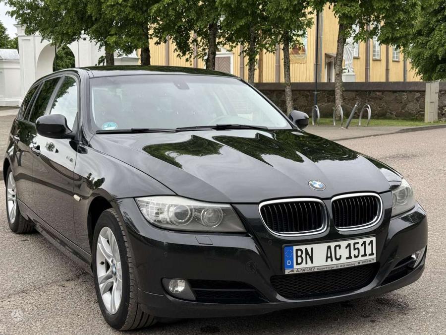 Black BMW 320 2011 in Kaunas, with an engine capacity of 2.00 L and mileage of 260 thousand km for 4250 €, photo 25 on AUTOMOTO.COM.LV