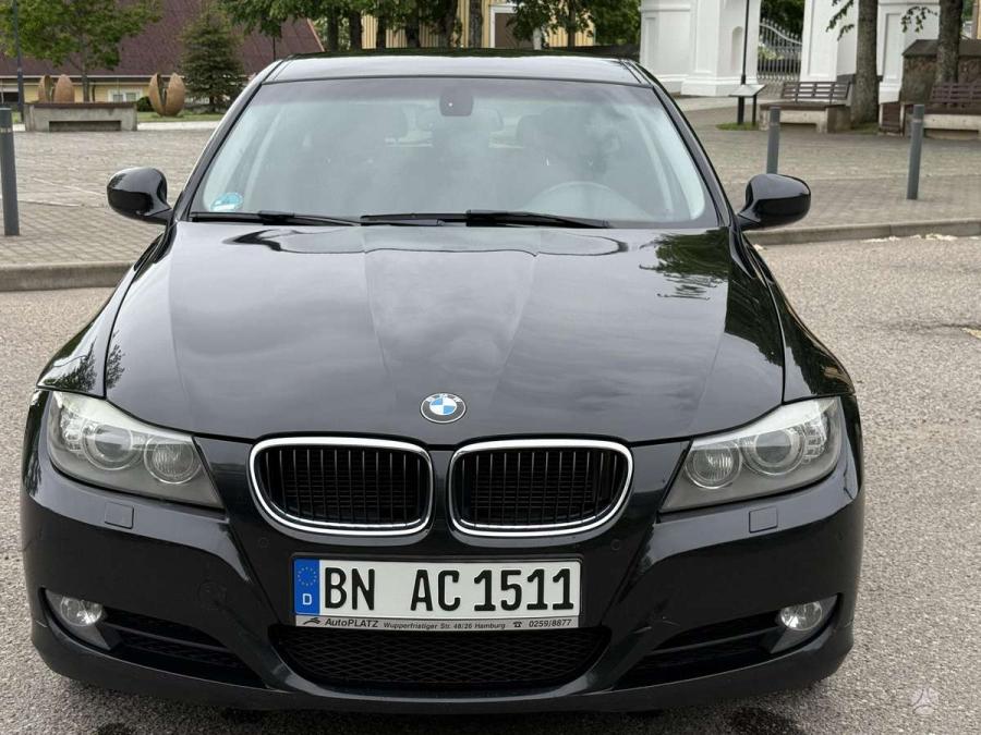Black BMW 320 2011 in Kaunas, with an engine capacity of 2.00 L and mileage of 260 thousand km for 4250 €, photo 27 on AUTOMOTO.COM.LV