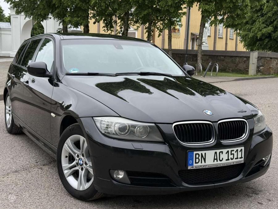 Black BMW 320 2011 in Kaunas, with an engine capacity of 2.00 L and mileage of 260 thousand km for 4250 €, photo 35 on AUTOMOTO.COM.LV