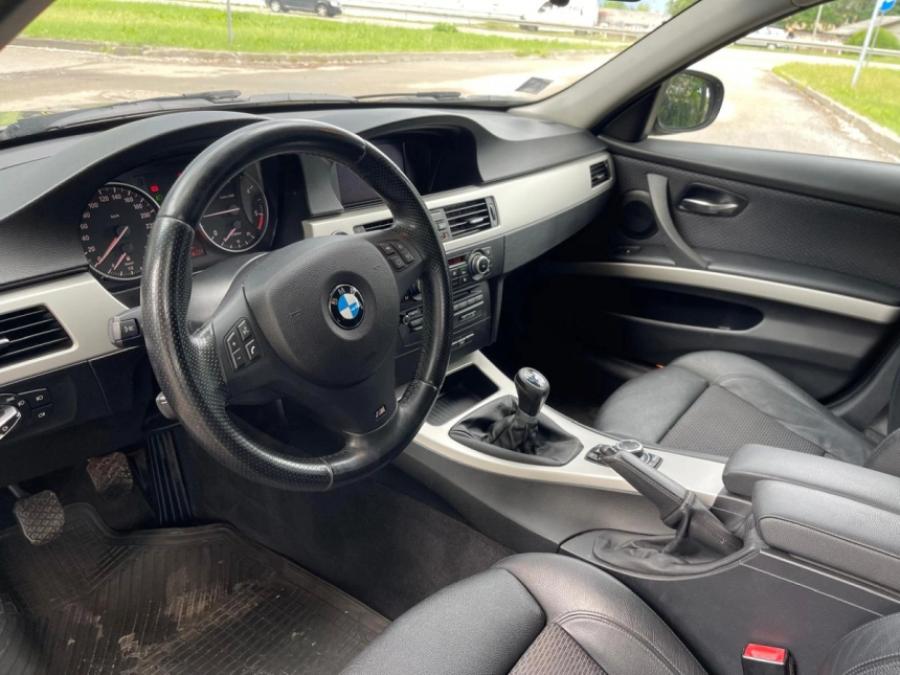 Black BMW 320 2011 in Riga, with an engine capacity of 2.00 L and mileage of 0 thousand km for 5300 €, photo 8 on AUTOMOTO.COM.LV