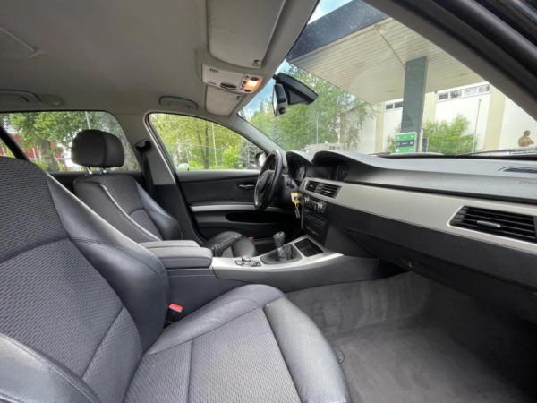 Black BMW 320 2011 in Riga, with an engine capacity of 2.00 L and mileage of 0 thousand km for 5300 €, photo 8 on AUTOMOTO.COM.LV