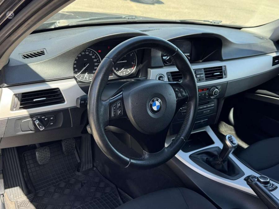 Melns BMW 320 2011 Viļņa, ar dzinēja tilpumu 2.00 L un nobraukumu 348 tūkst. km par 3890 €, foto 15 vietnē AUTOMOTO.COM.LV