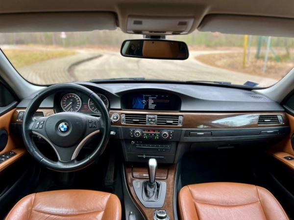 Black BMW 320 2011 in Riga, with an engine capacity of 2.00 L and mileage of 280 thousand km for 6300 €, photo 9 on AUTOMOTO.COM.LV