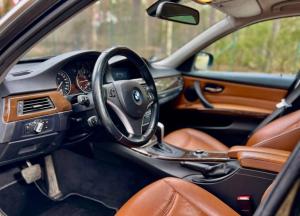 Black BMW 320 2011 in Riga, with an engine capacity of 2.00 L and mileage of 280 thousand km for 6300 €, photo 12 on AUTOMOTO.COM.LV