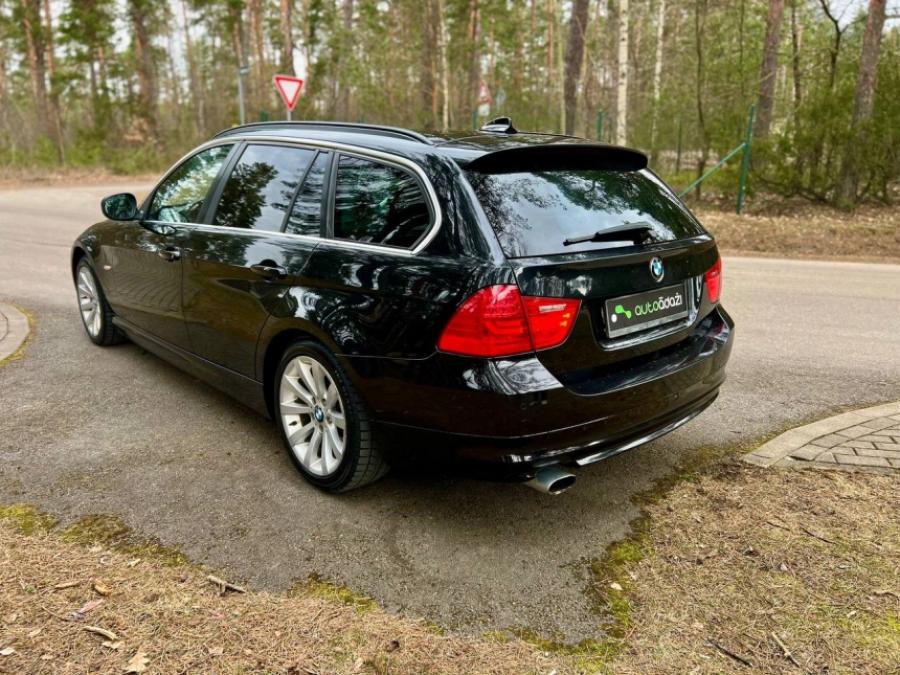 Black BMW 320 2011 in Riga, with an engine capacity of 2.00 L and mileage of 280 thousand km for 6300 €, photo 15 on AUTOMOTO.COM.LV
