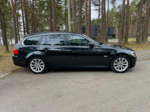 Black BMW 320 2011 in Riga, with an engine capacity of 2.00 L and mileage of 280 thousand km for 6300 €, photo 18 on AUTOMOTO.COM.LV