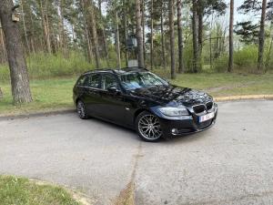 Black BMW 320 2011 in Riga, with an engine capacity of 2.00 L and mileage of 237 thousand km for 5900 €, photo 3 on AUTOMOTO.COM.LV