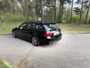 Black BMW 320 2011 in Riga, with an engine capacity of 2.00 L and mileage of 237 thousand km for 5900 €, photo 7 on AUTOMOTO.COM.LV