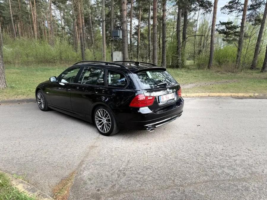Black BMW 320 2011 in Riga, with an engine capacity of 2.00 L and mileage of 237 thousand km for 5900 €, photo 7 on AUTOMOTO.COM.LV
