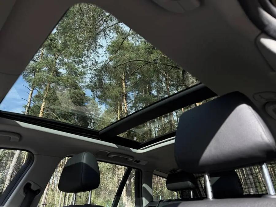 Black BMW 320 2011 in Riga, with an engine capacity of 2.00 L and mileage of 237 thousand km for 5900 €, photo 14 on AUTOMOTO.COM.LV