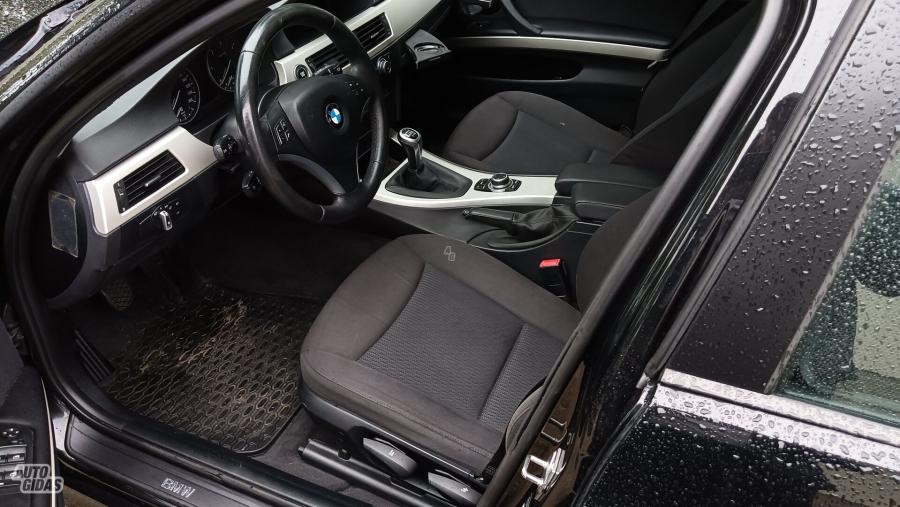 Melns BMW 320 2011 Panevēža, ar dzinēja tilpumu 2.00 L un nobraukumu 300 tūkst. km par 3599 €, foto 19 vietnē AUTOMOTO.COM.LV